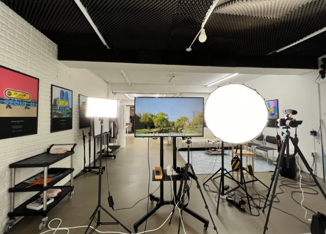 White Studio – Ryan Kulp